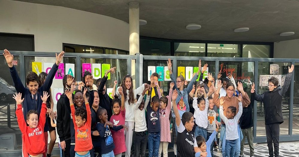La Grande Lessive au service de la transition Ecole - Collège - Collège ...